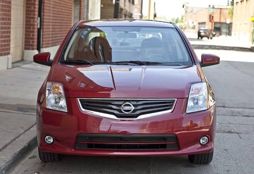 Cars.com Reviews the 2010 Nissan Sentra | Cars.com