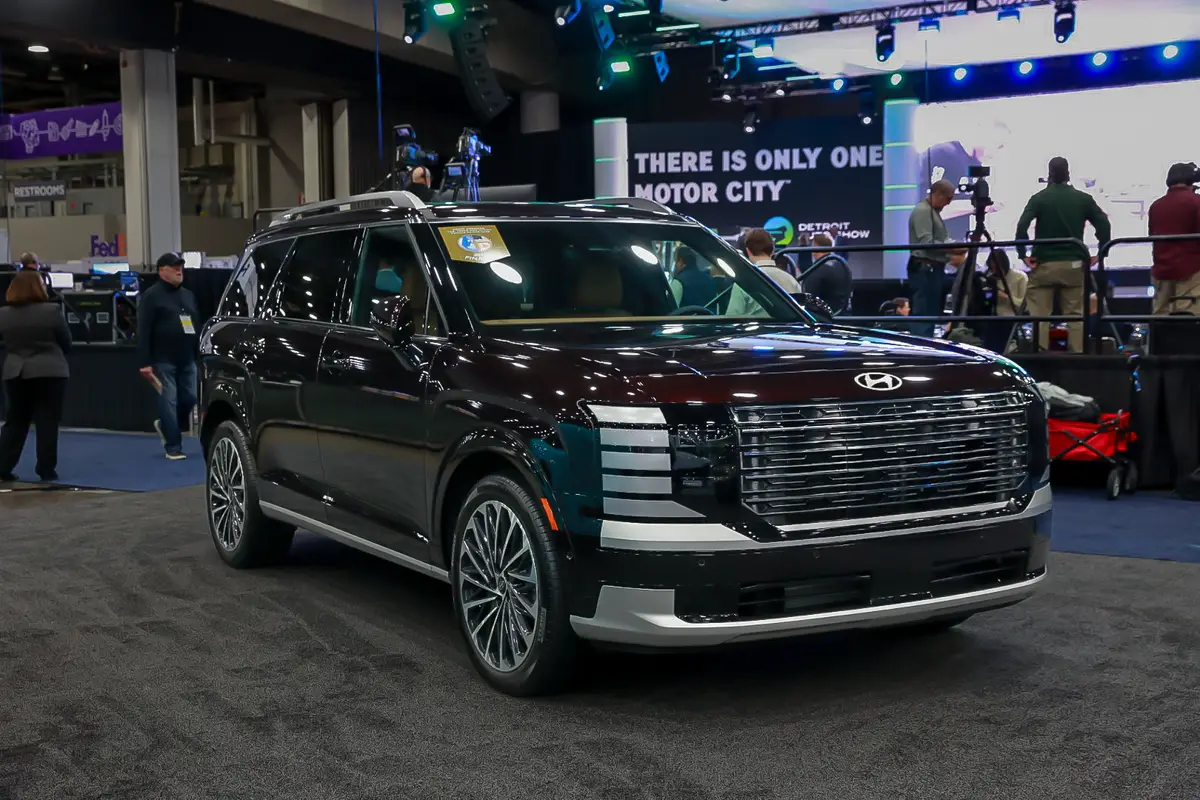 Dodge Charger, Ford Maverick Lobo, Hyundai Palisade Win 2026 North ...