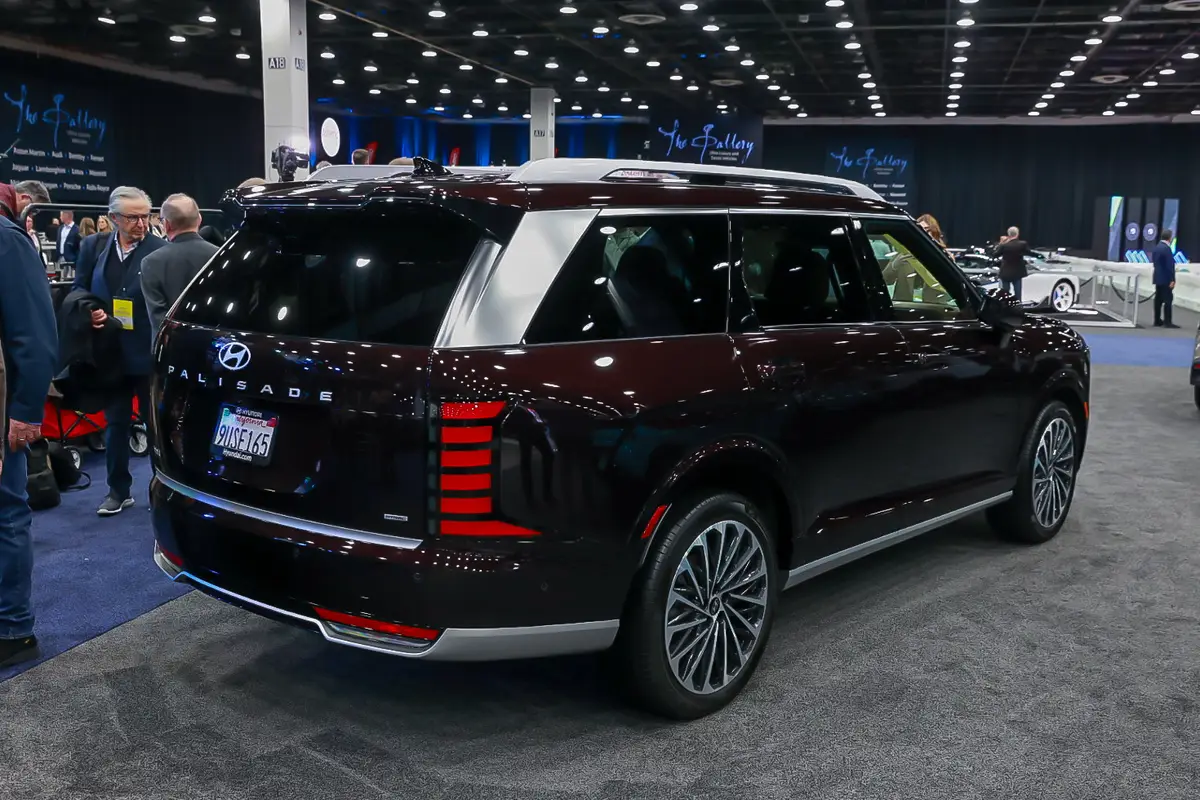 Dodge Charger, Ford Maverick Lobo, Hyundai Palisade Win 2026 North ...