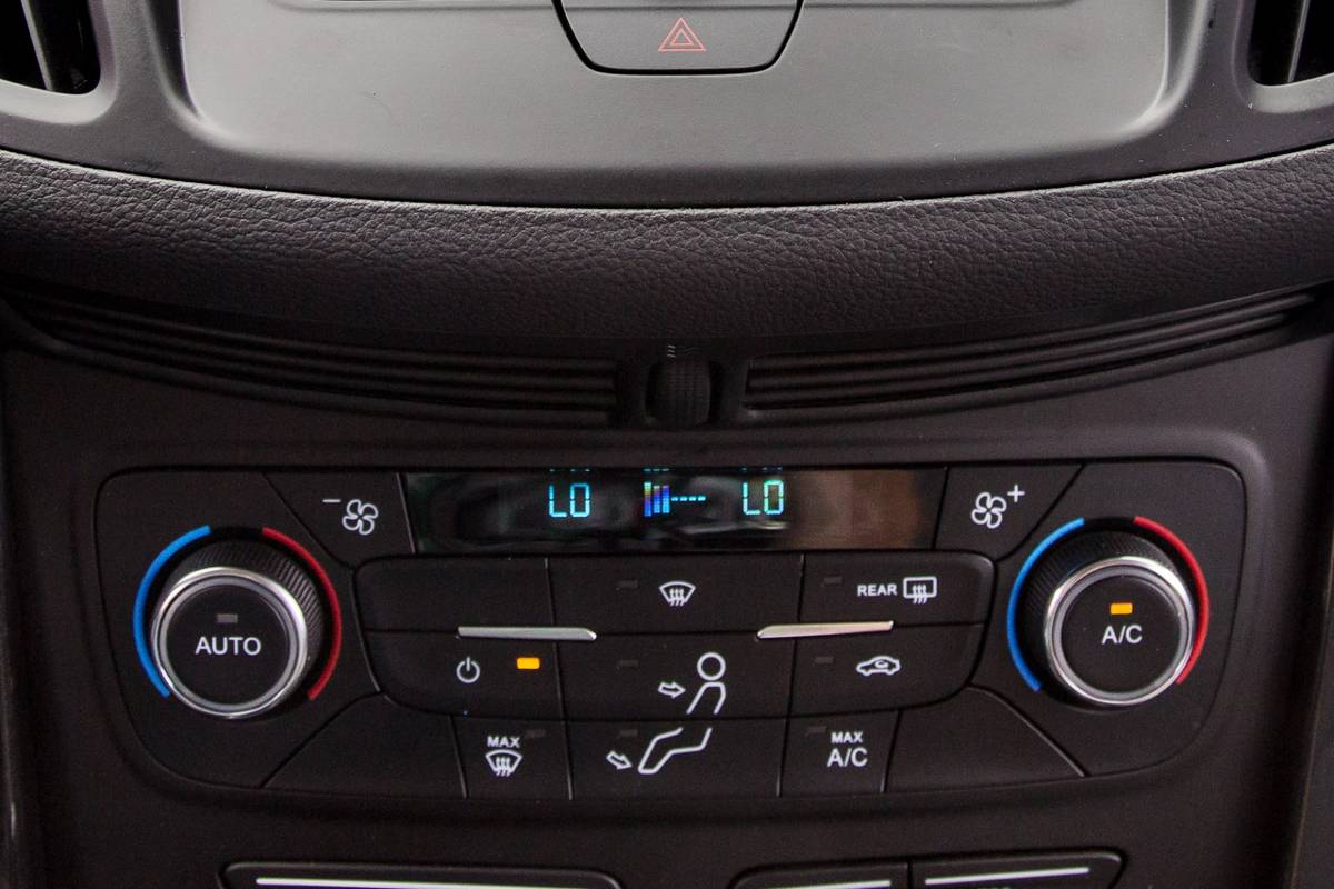 2017 Ford Escape Review: Photo Gallery | Cars.com