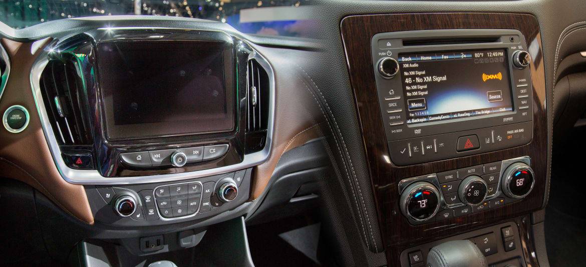 Comparing the Old Traverse to the New Traverse in Photos | Cars.com
