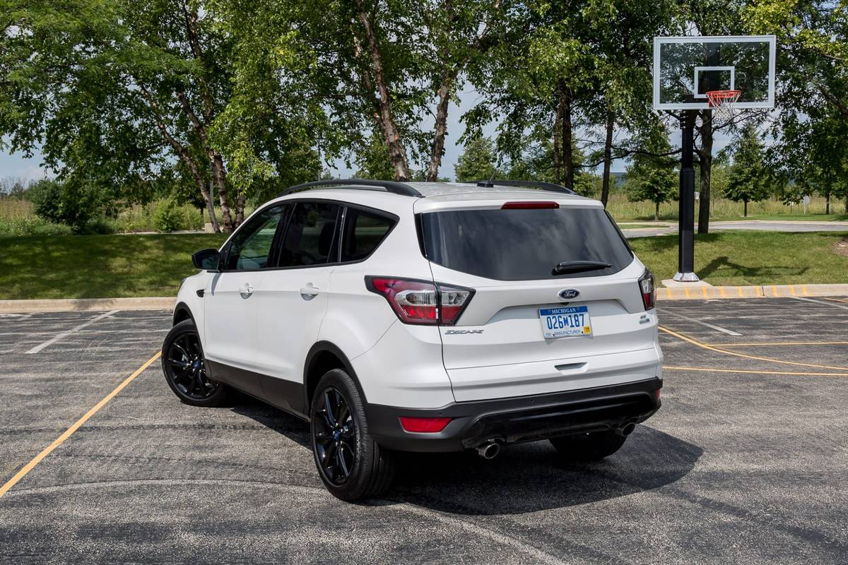2017 Ford Escape Review: Photo Gallery | Cars.com