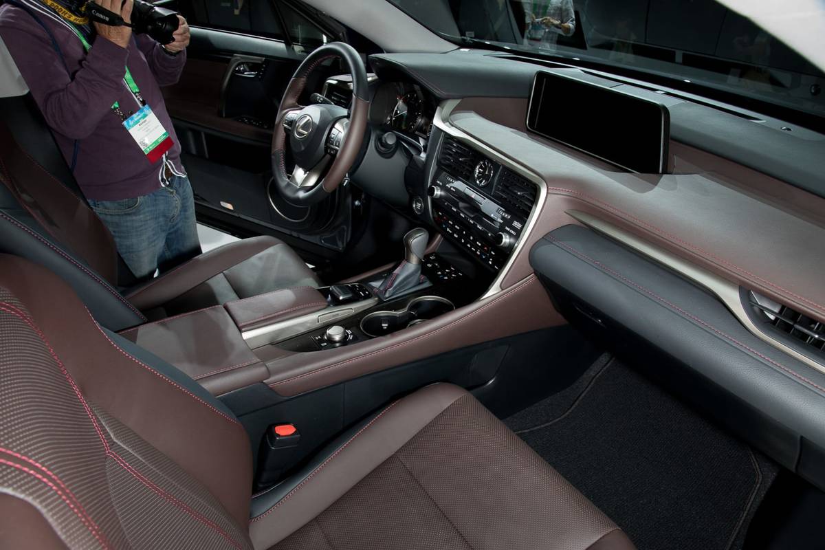 2018 Lexus RX 350L's Third Row Isn't for Adults | Cars.com