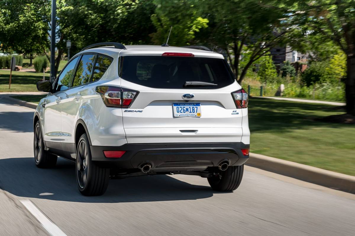 2017 Ford Escape Review: Photo Gallery | Cars.com