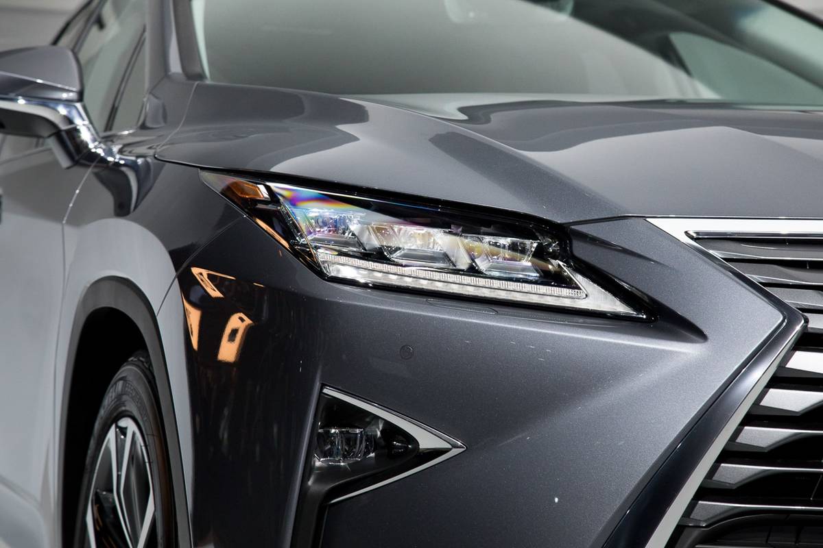 2018 Lexus RX 350L's Third Row Isn't for Adults | Cars.com