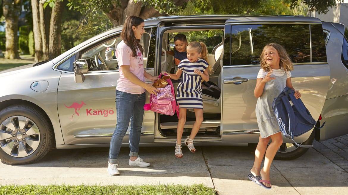 Chrysler, Kango Announce Kid Ride-Sharing Program | Cars.com