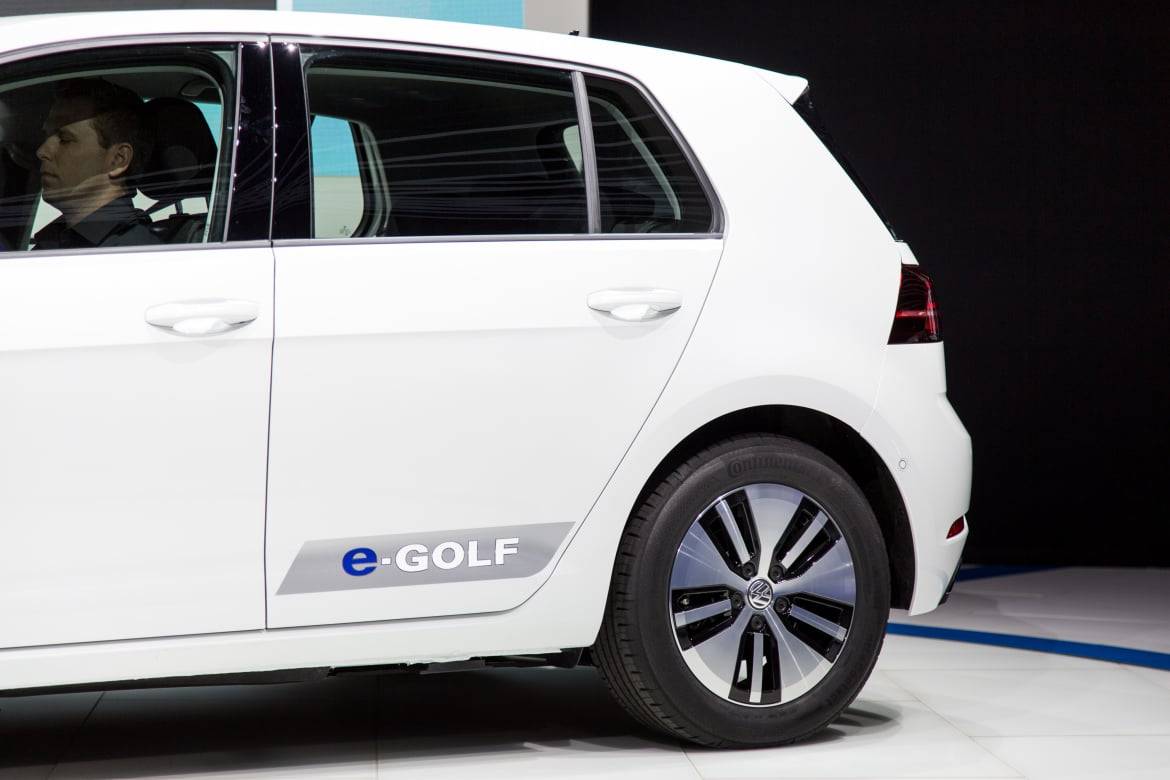 2017 Volkswagen e-Golf Review: Photo Gallery | Cars.com