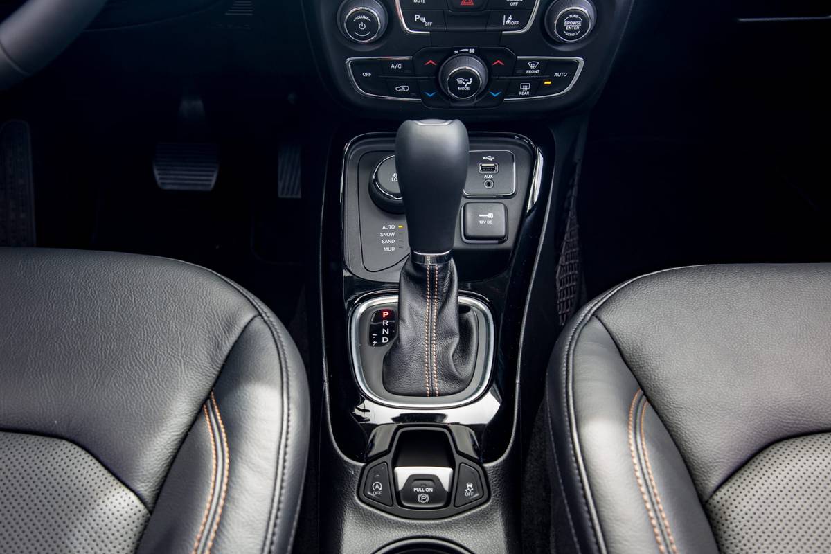 2017 Jeep Compass Review: Photo Gallery | Cars.com